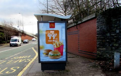 Alasan Kenapa Papan Iklan Outdoor Masih Bisa Diandalkan Untuk Bisnis Anda